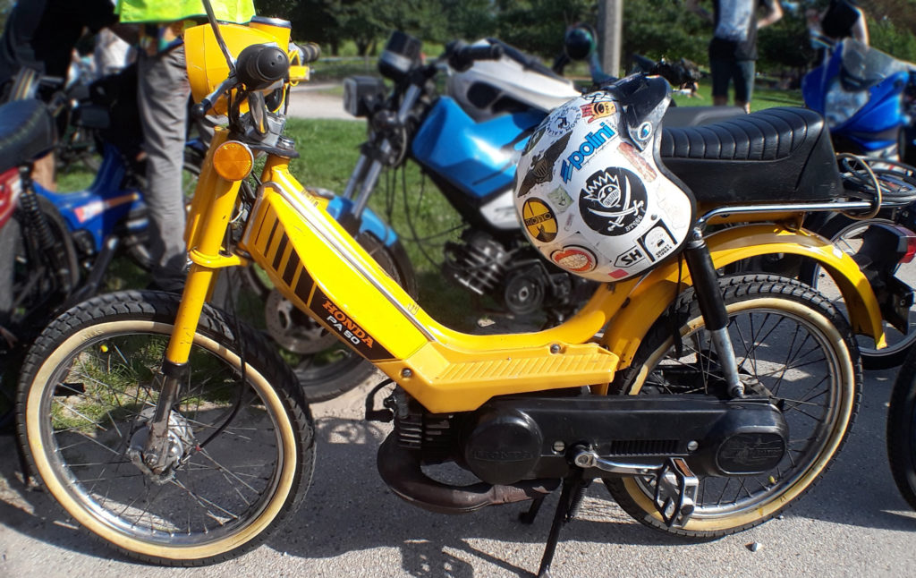 Hot 'N' Readyz Chicago Moped Rally