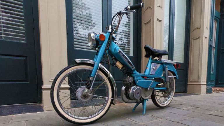 VINTAGE MOPED OF THE DAY | Motobecane Mobylette 50V